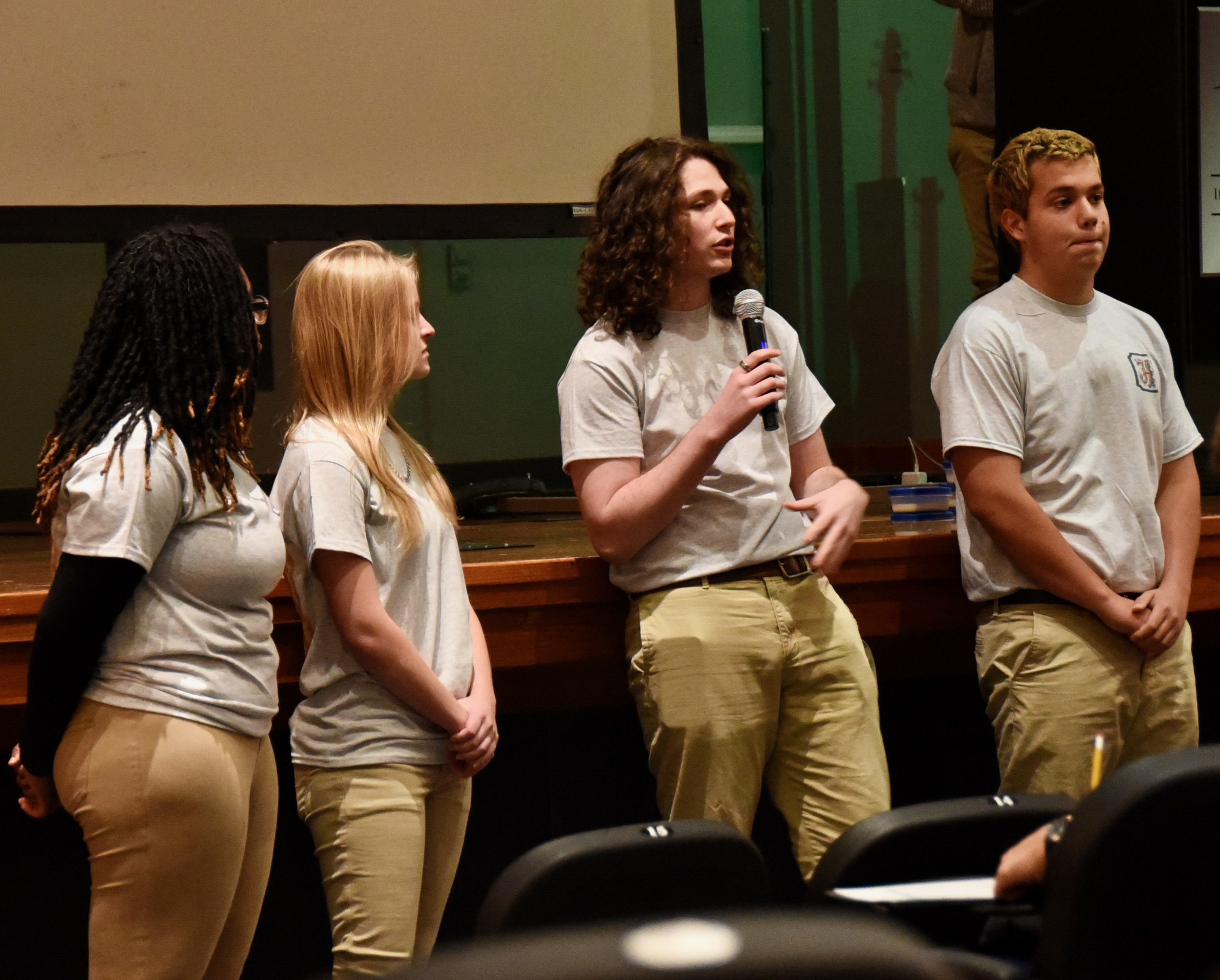 Students pitch designs in Shloop shoe contest | Meridian Star