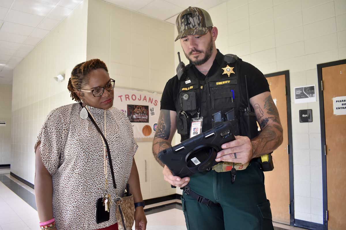 School resource officers add safety to school campuses | Meridian Star