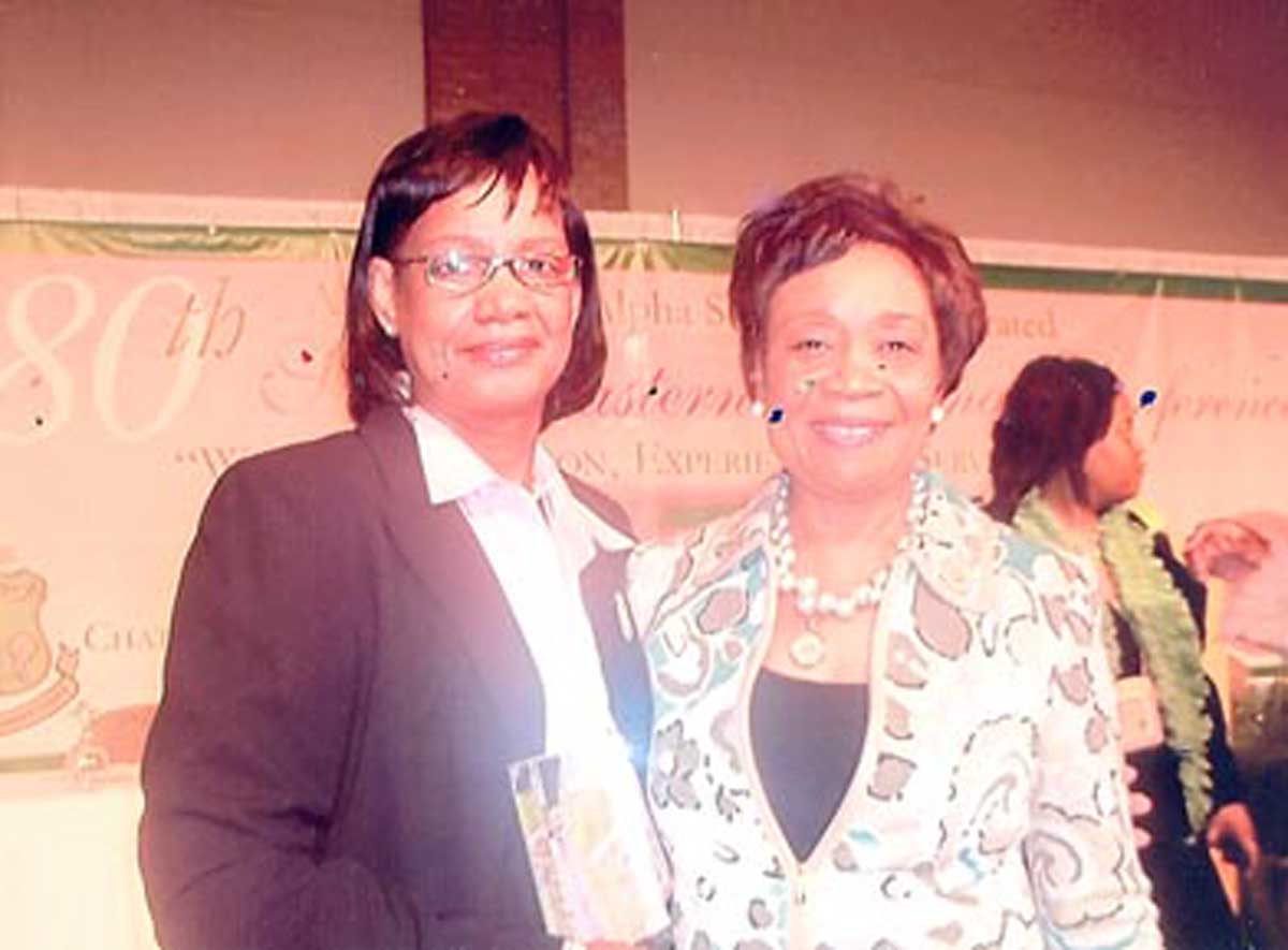 Amanda Carter receives regional Alpha Kappa Alpha Sorority award ...