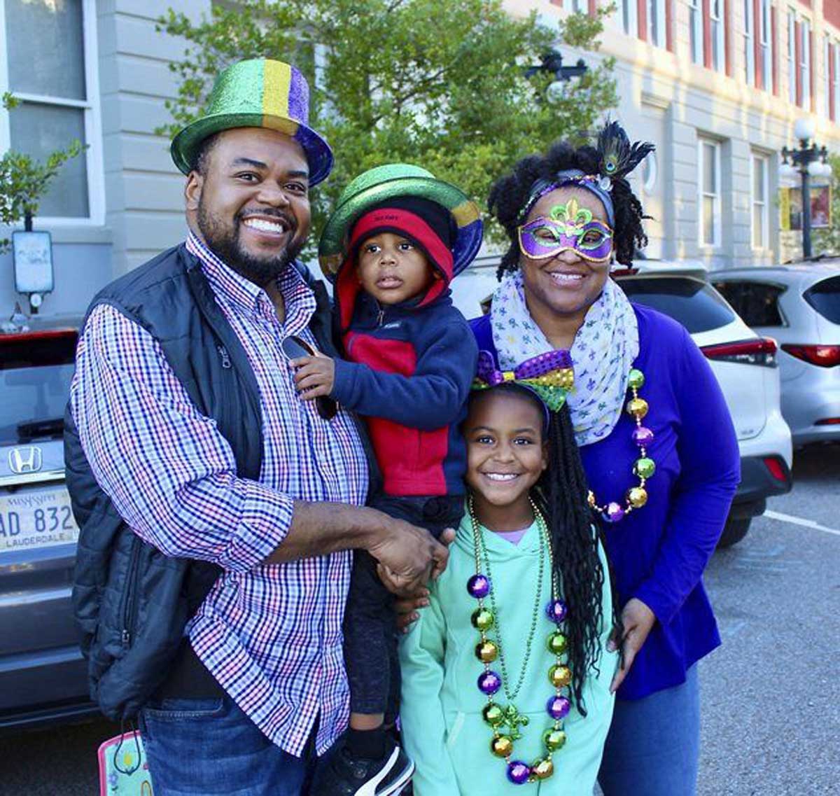 Mardi Gras draws revelers | Meridian Star