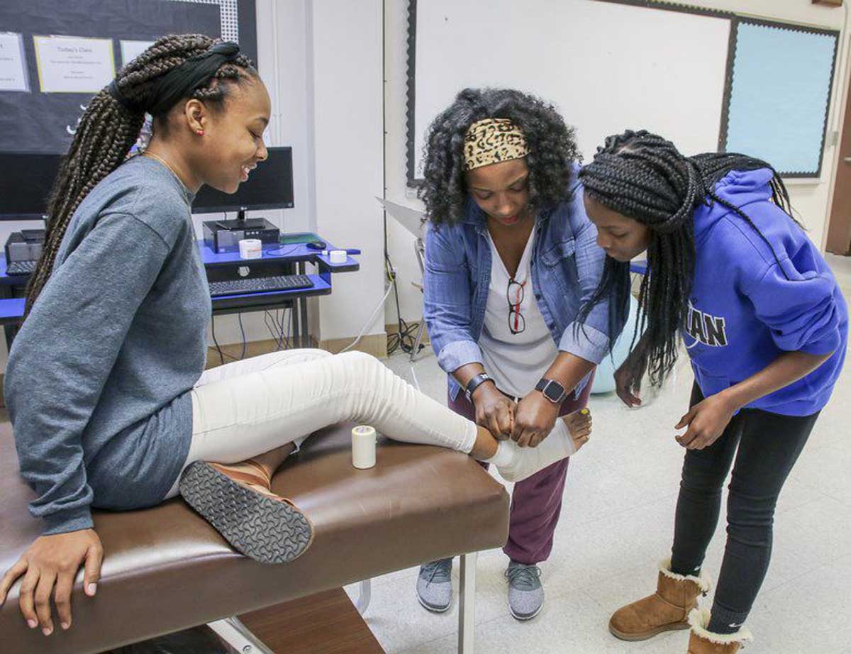 Ross Collins students gain real world experience while still in school ...