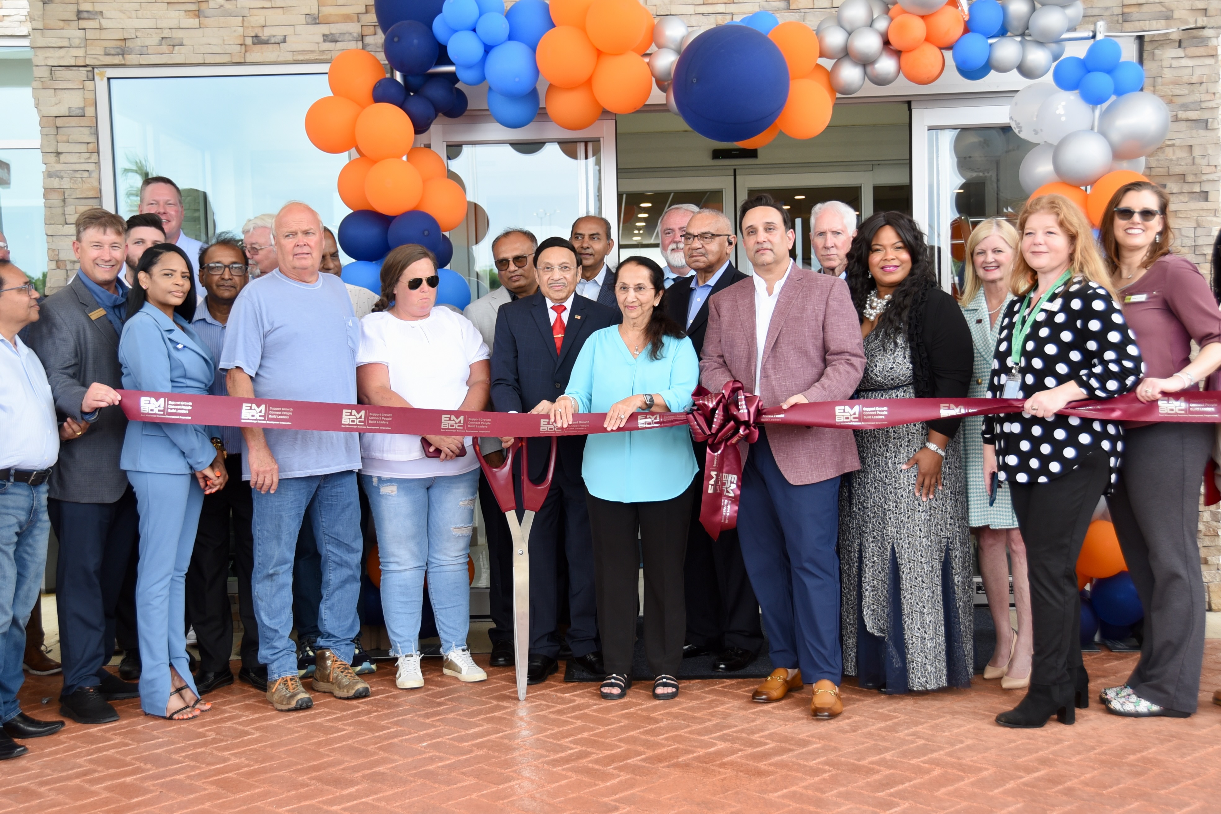 Community celebrates new Holiday Inn Express at ribbon cutting ...