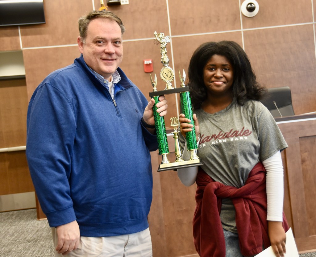 Local students compete in annual spelling bee | Meridian Star