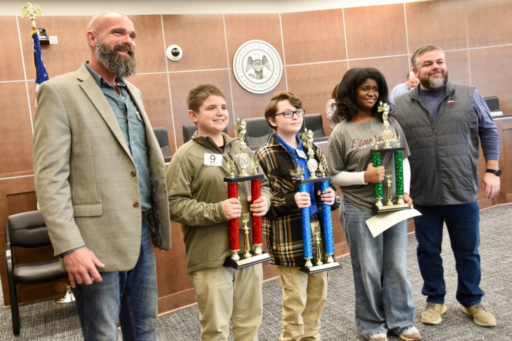 Local students compete in annual spelling bee | Meridian Star